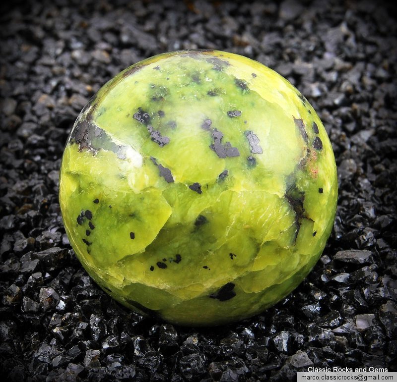 Lizardite Sphere (Orthoantigorite) 2.95cm Norway Lizardit Kugel 2.95cm ...