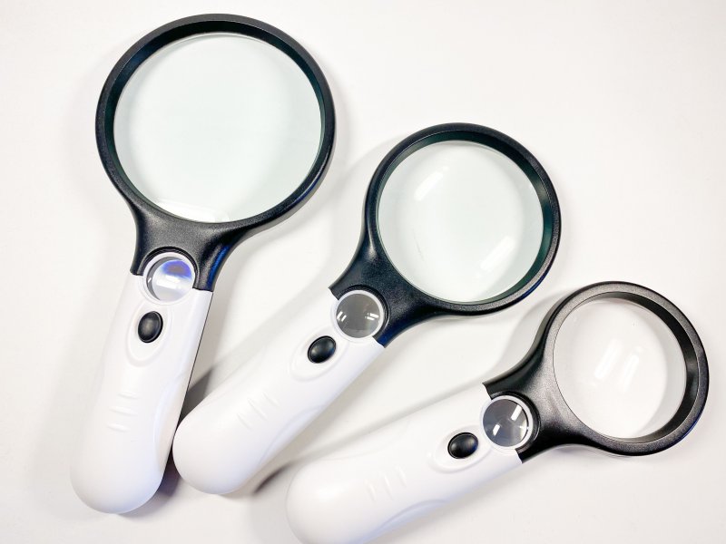 Möller Therm Led Leuchtlupe mit versch. Vergrößerungen Lupe inkl ...