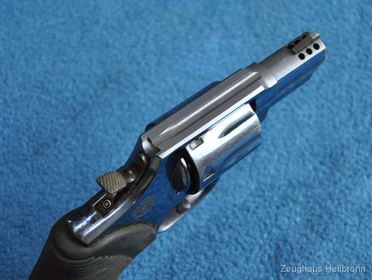 REVOLVER TAURUS TITANIUM .357 MAGNUM 2" LAUF SUPERLEICHT - eGun