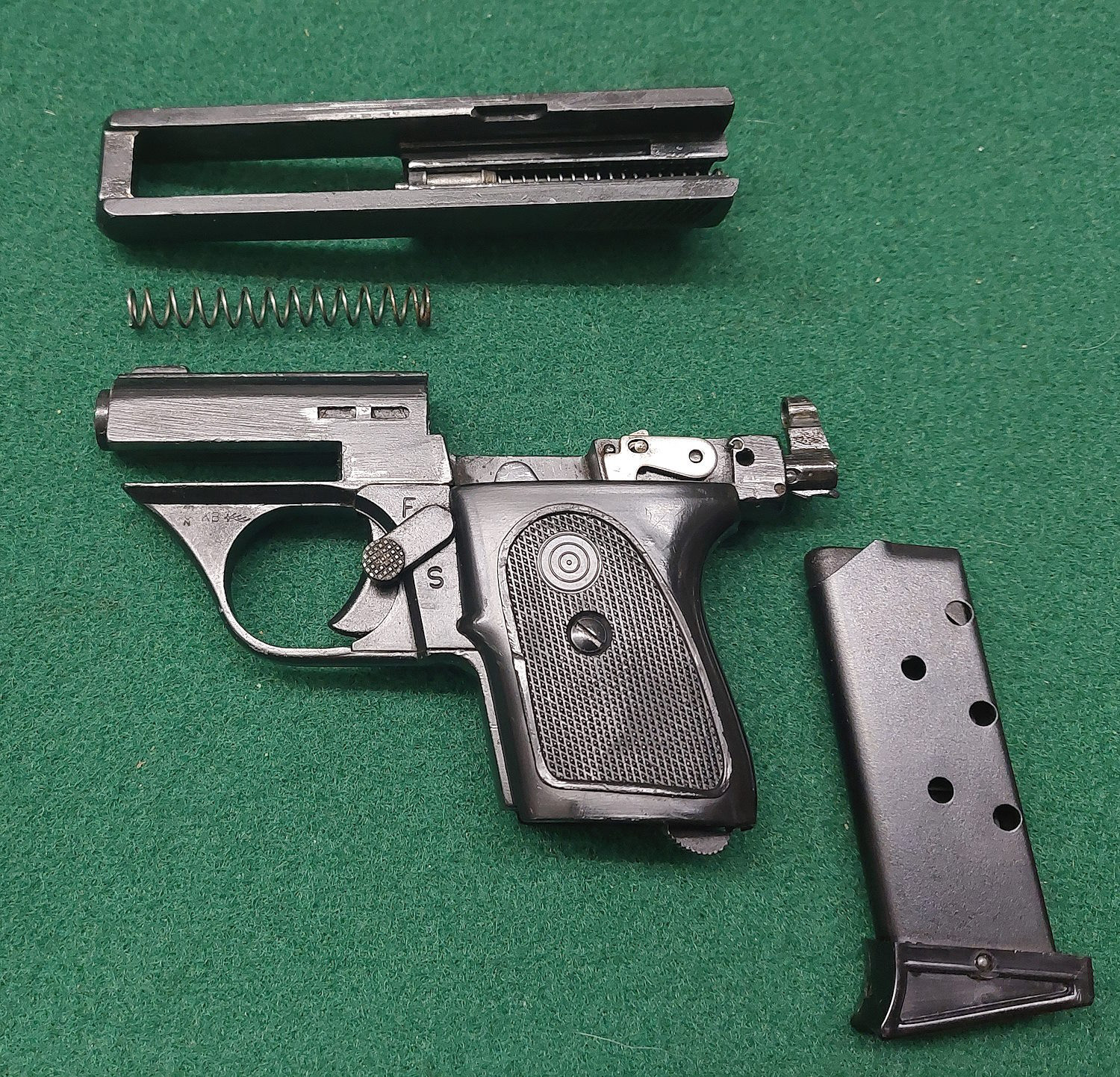 HS Mod. 5 Kal. 8mm Automat. Start-Alarm Pistole PTB 100/2 inklusive ...